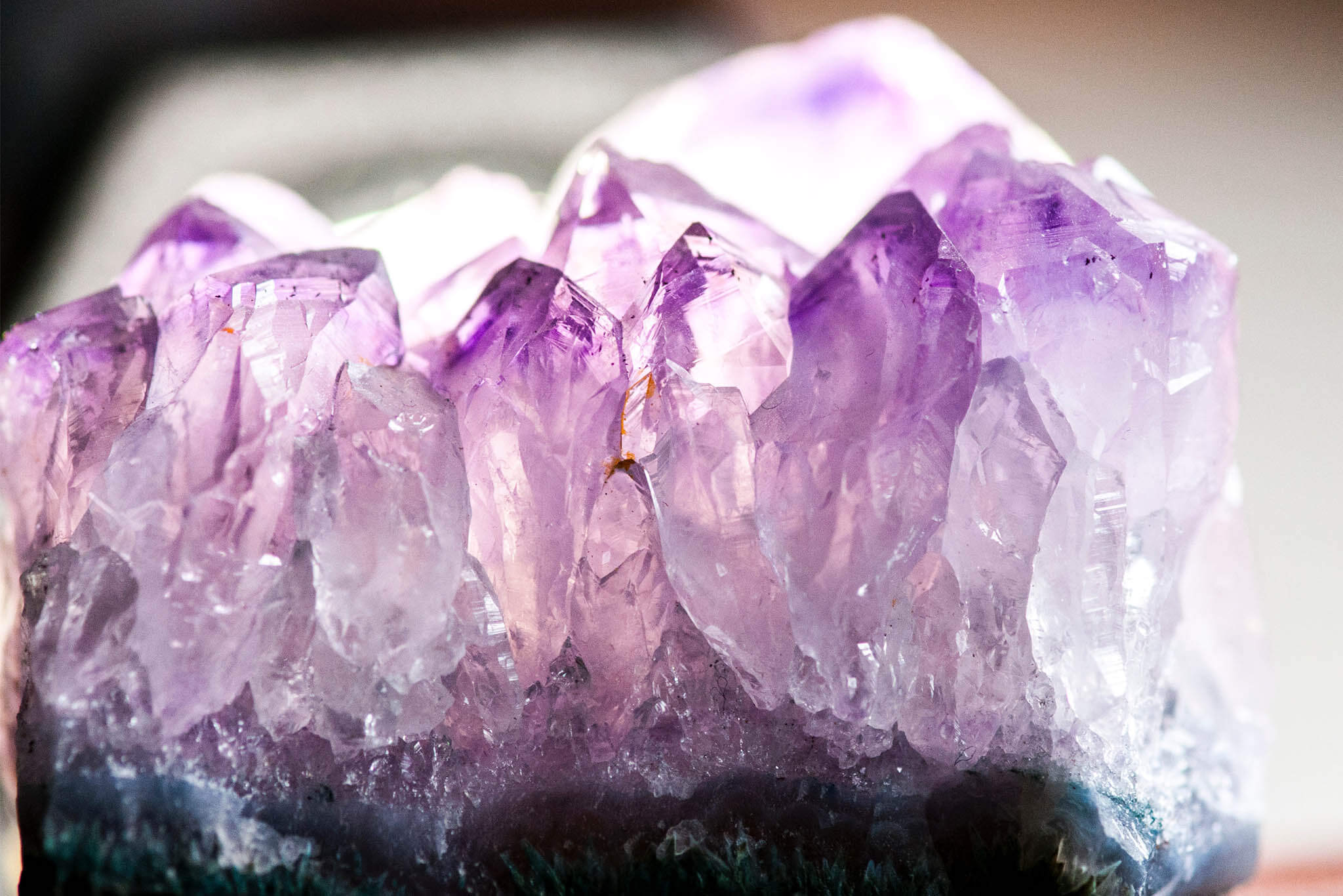 Edelsteine A bis Z: A wie Amethyst - ALIVE IN WONDERLAND